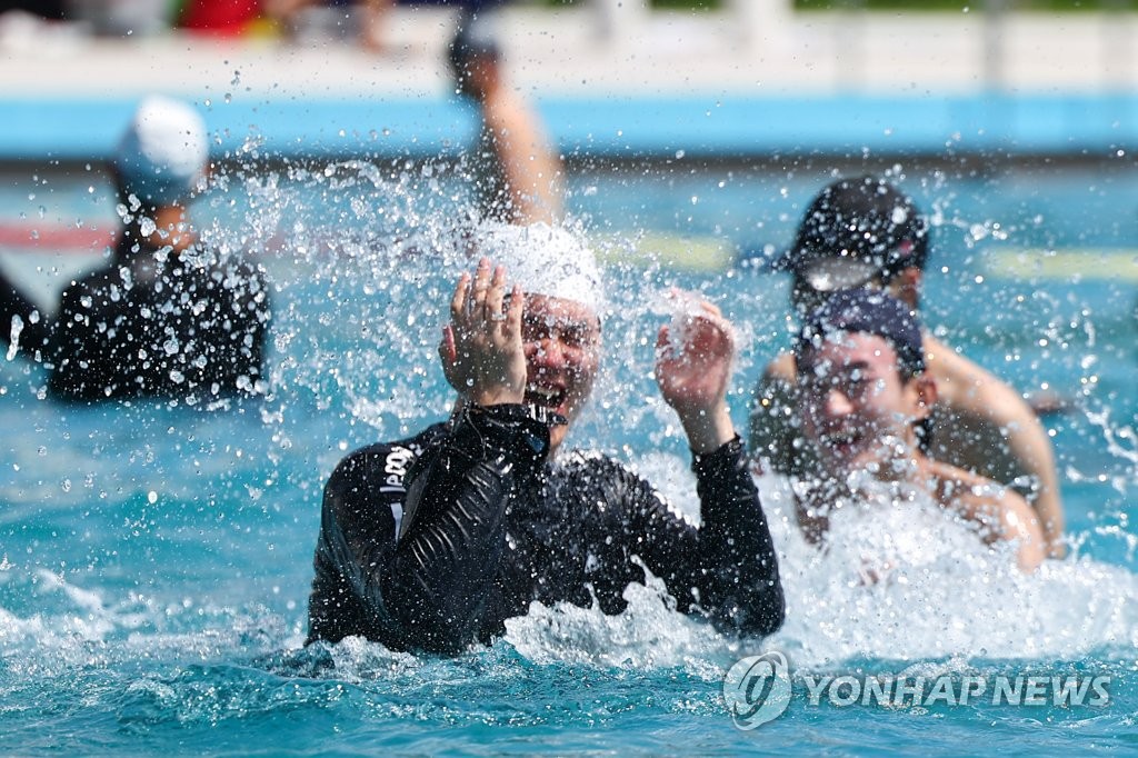 폭염도 즐거워 연합뉴스