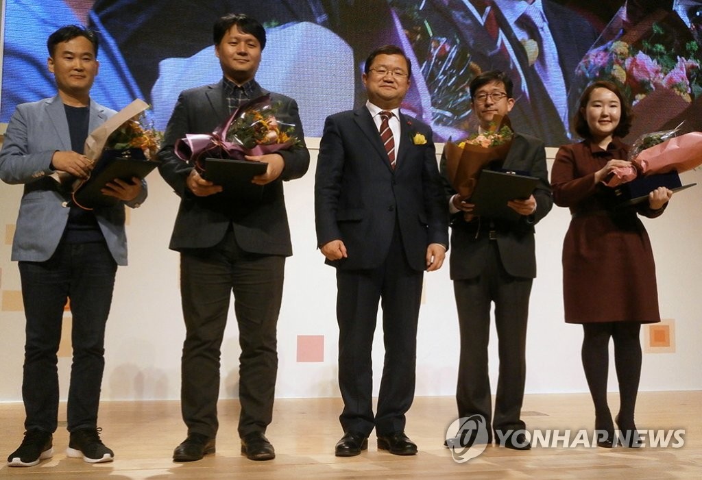 SKT '스마트로봇 코딩스쿨' SW발전 공로상 수상 | 연합뉴스