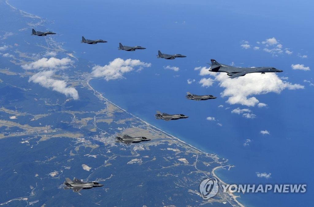 F-35B 스텔스기 4대·B-1B 2대 동시출격…MDL 인근까지 비행(종합2보) | 연합뉴스