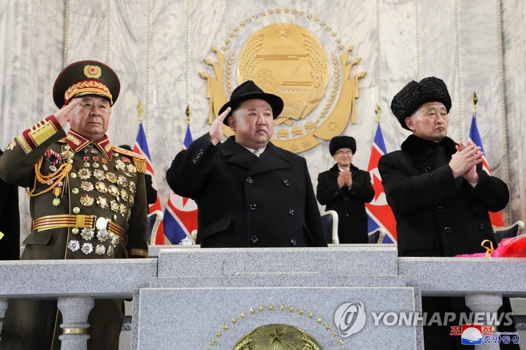 북한 건군절 75주년 야간열병식 개최 연합뉴스