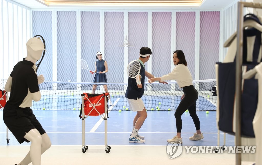 실내 코트까지 갖춘 '테니스메트로' 매장 오픈 | 연합뉴스