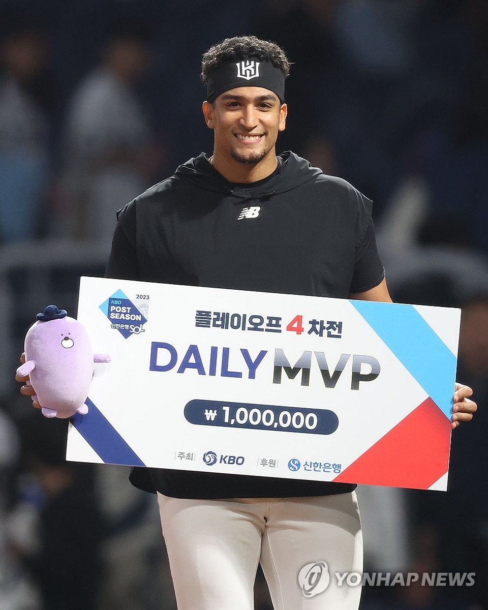 PO 4차전 MVP 수원 무쇠 팔 쿠에바스 | 연합뉴스