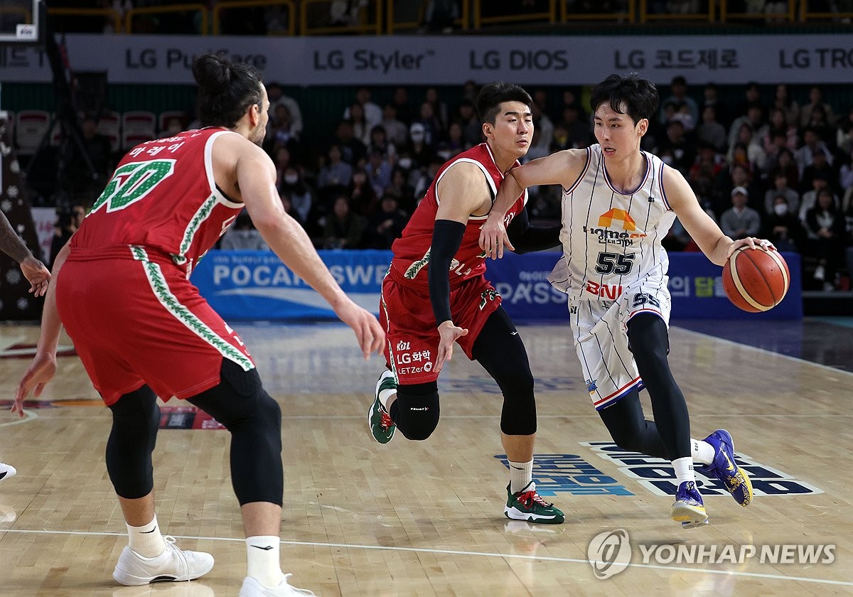 KCC 송교창 '간다' | 연합뉴스